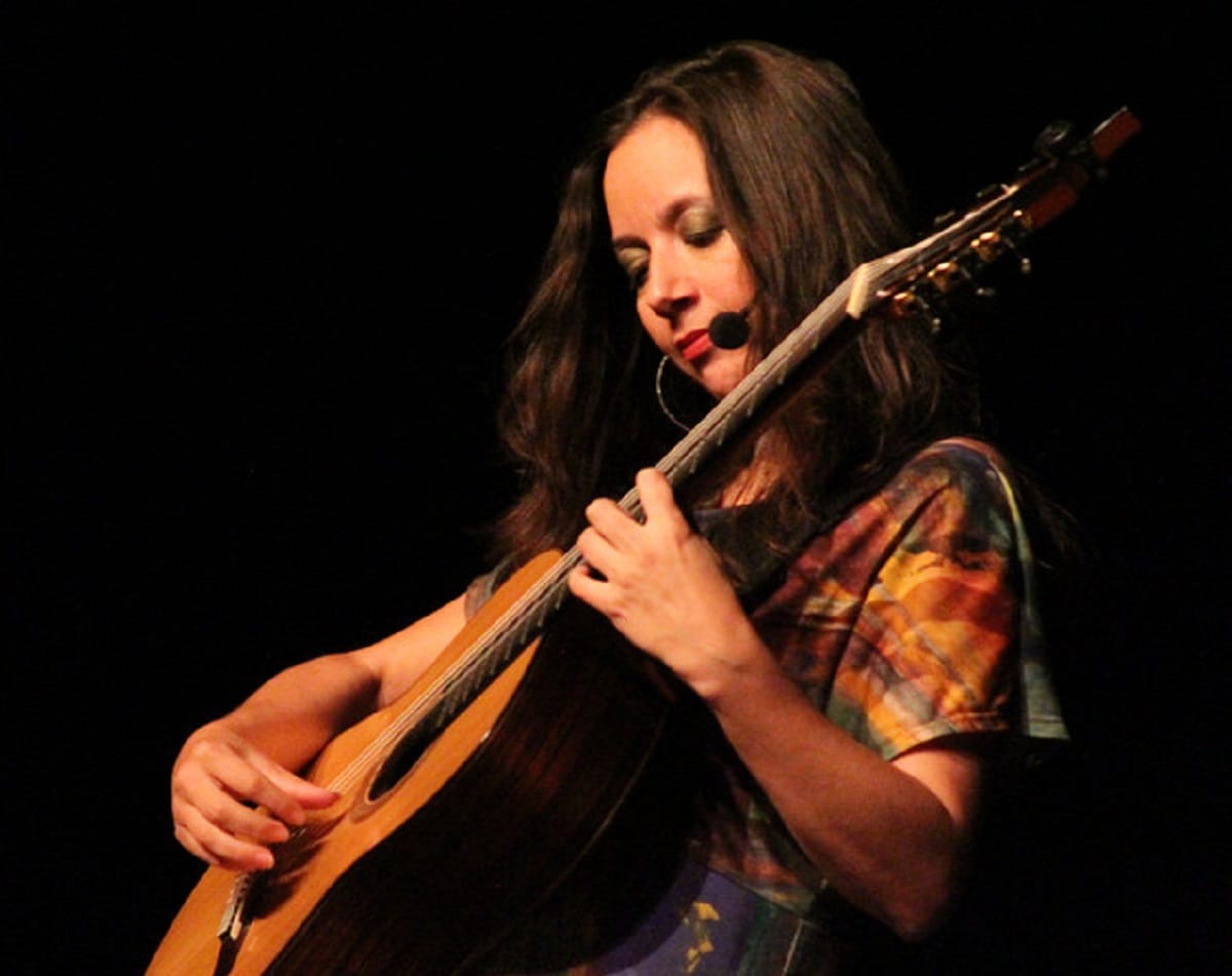 Ágora Cultural Architects presenta a la guitarrista Cecilia Zabala ...